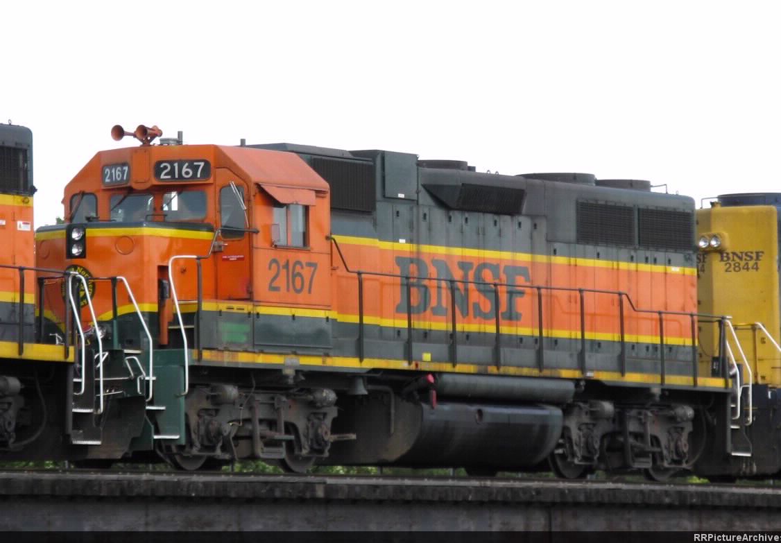 BNSF 2167 (GP38)